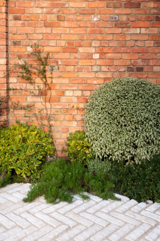 provence rustic splitface herringbone limestone setts from Beswick Stone