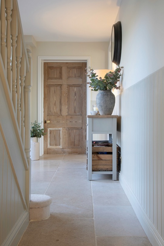 Mixed Seam limestone – gently aged Cotswold color