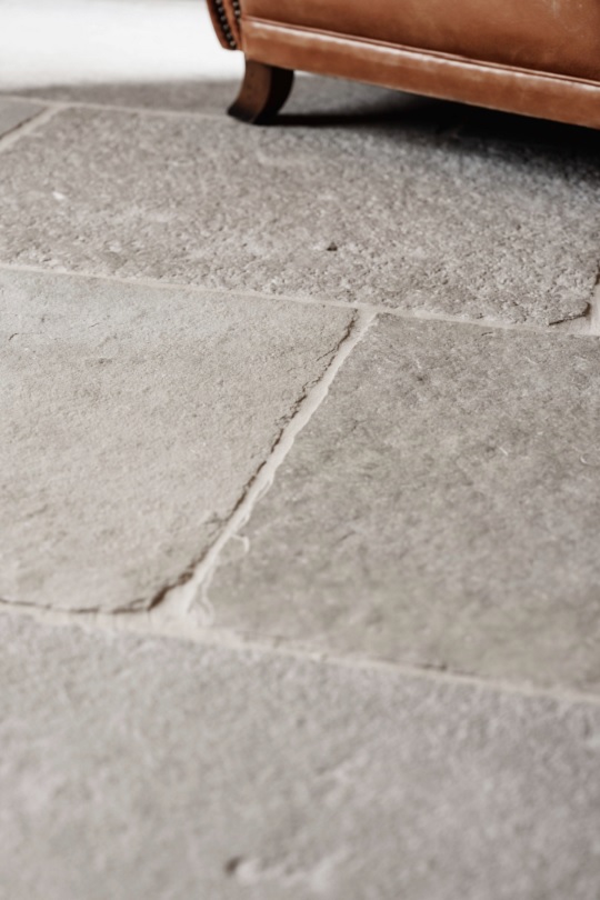Munster Flagstone - Textured pale green & grey Flags for indoor and ...