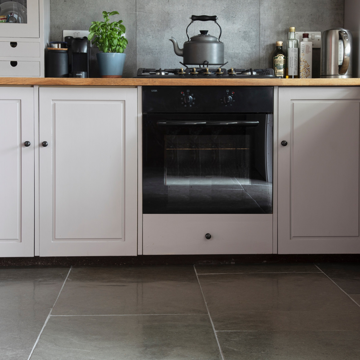Limestone Tiles & Stone Flooring in Tumbled Rustic Style