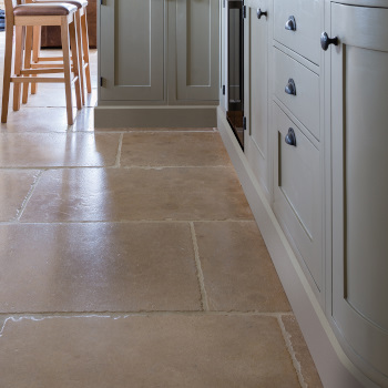 Avignon Heavy Tumbled Limestone | Beswick Stone